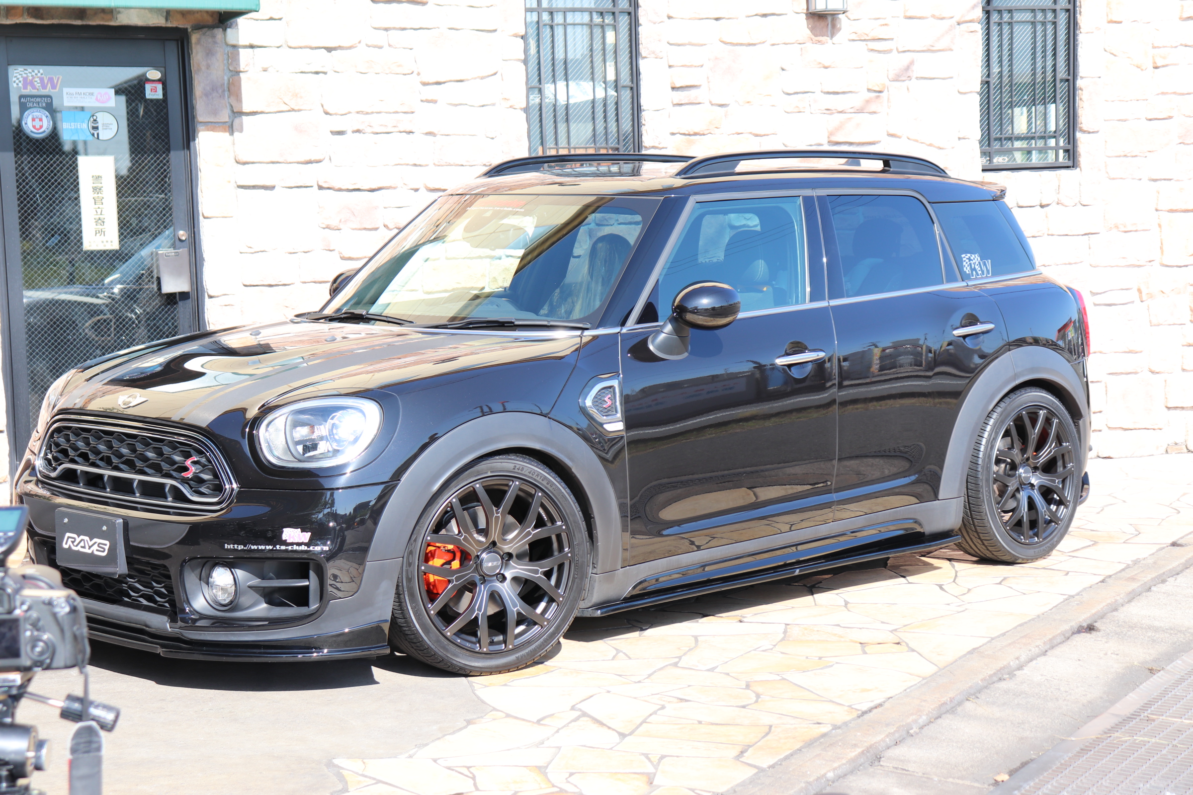 MINI F60 RAYS様撮影 | R's レーシング